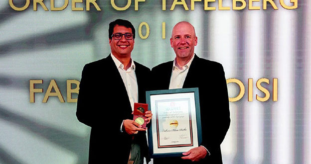 CEO DA MOVILE, FABRICIO BLOISI, RECEBE PRÊMIO DA NASPERS - Panorama de ...