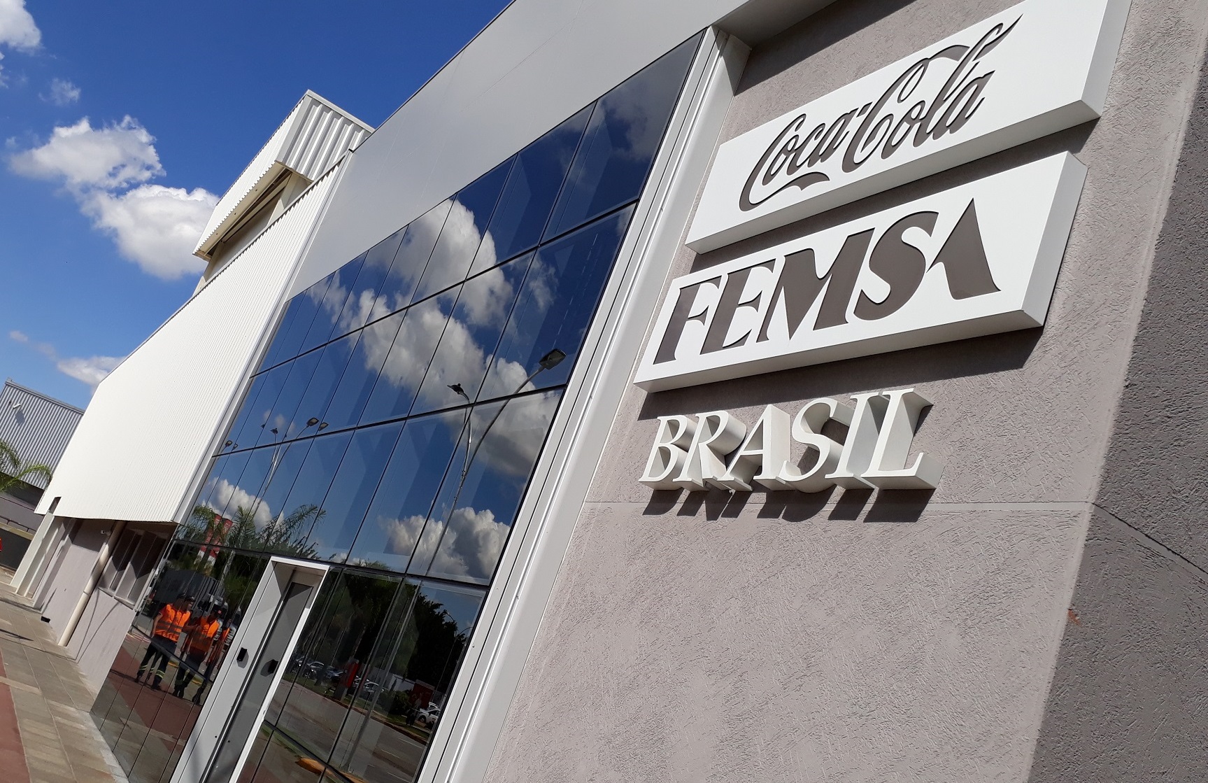 FÁBRICA DA COCA-COLA FEMSA BRASIL COMPLETA 30 ANOS EM JUNDIAÍ E 20 ANOS ...