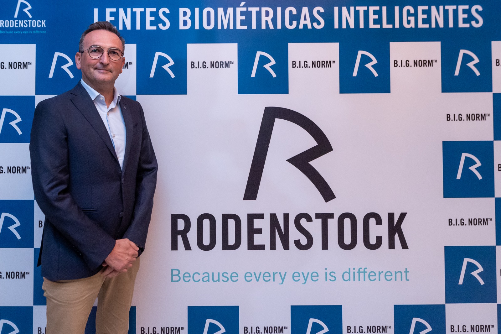 TECNOLOGIA APLICADA EM LENTES PROGRESSIVAS MARCA O DESTAQUE DA ...